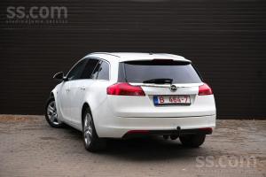 Balts Opel Insignia 2010 Rīga, ar dzinēja tilpumu 2.00 L un nobraukumu 289 tūkst. km par 3490 €, foto 5 vietnē AUTOMOTO.COM.LV