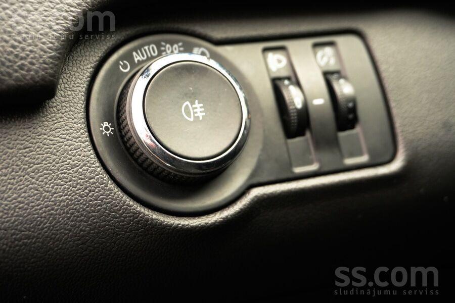 Balts Opel Insignia 2010 Rīga, ar dzinēja tilpumu 2.00 L un nobraukumu 289 tūkst. km par 3490 €, foto 14 vietnē AUTOMOTO.COM.LV