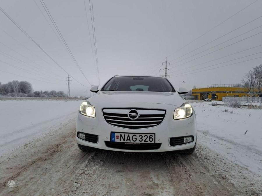 Balts Opel Insignia 2011 Šauļi, ar dzinēja tilpumu 1.96 L un nobraukumu 204 tūkst. km par 3800 €, foto 3 vietnē AUTOMOTO.COM.LV