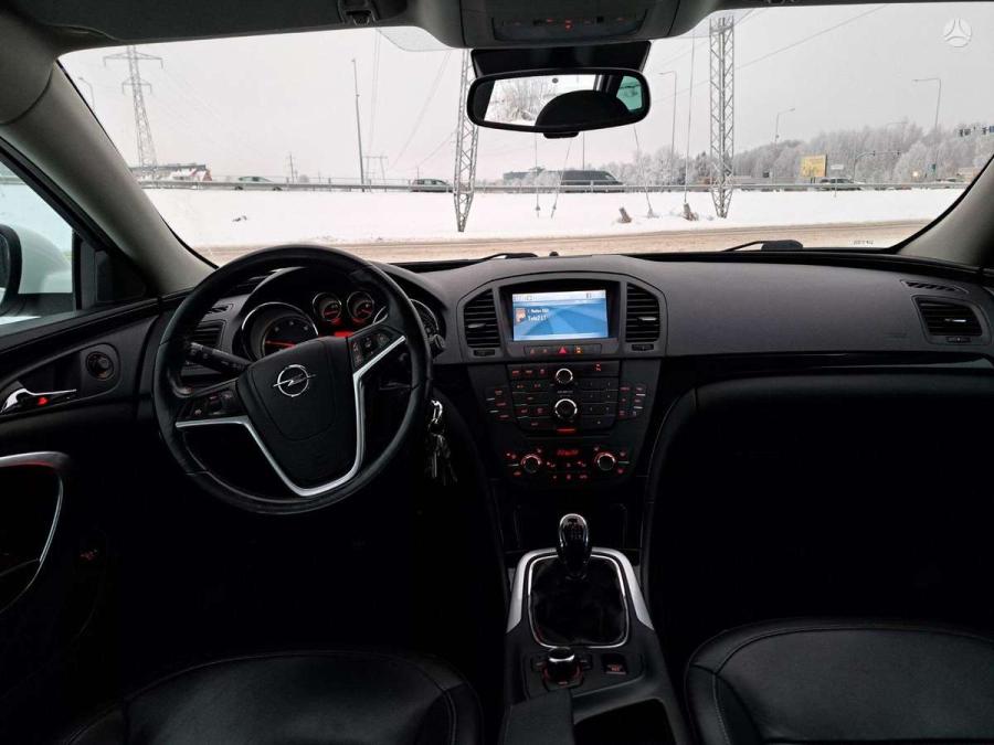 Balts Opel Insignia 2011 Šauļi, ar dzinēja tilpumu 1.96 L un nobraukumu 204 tūkst. km par 3800 €, foto 5 vietnē AUTOMOTO.COM.LV