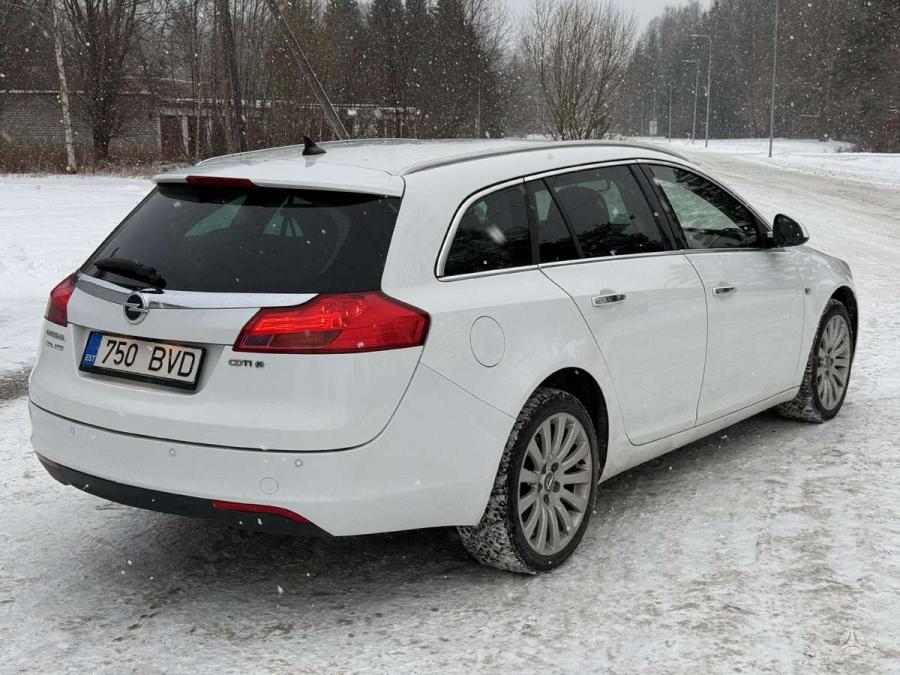Balts Opel Insignia 2011 Pērnava, ar dzinēja tilpumu 2.00 L un nobraukumu 257 tūkst. km par 2999 €, foto 3 vietnē AUTOMOTO.COM.LV