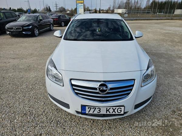 White Opel Insignia 2011 in Tartu, with an engine capacity of 2.00 L and mileage of 270 thousand km for 3690 €, photo 2 on AUTOMOTO.COM.LV