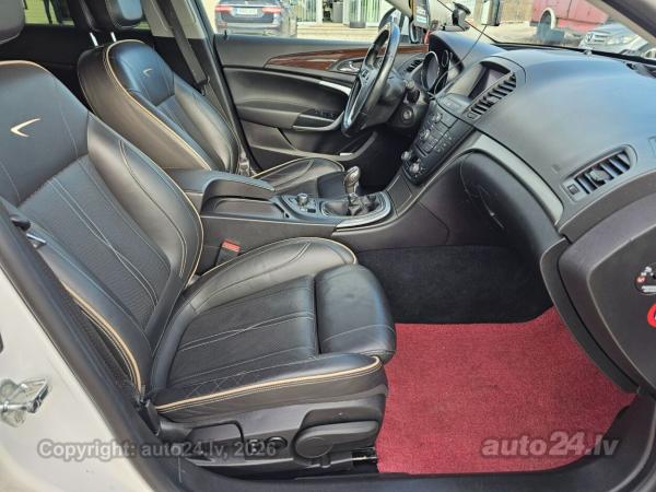 White Opel Insignia 2011 in Tartu, with an engine capacity of 2.00 L and mileage of 270 thousand km for 3690 €, photo 11 on AUTOMOTO.COM.LV