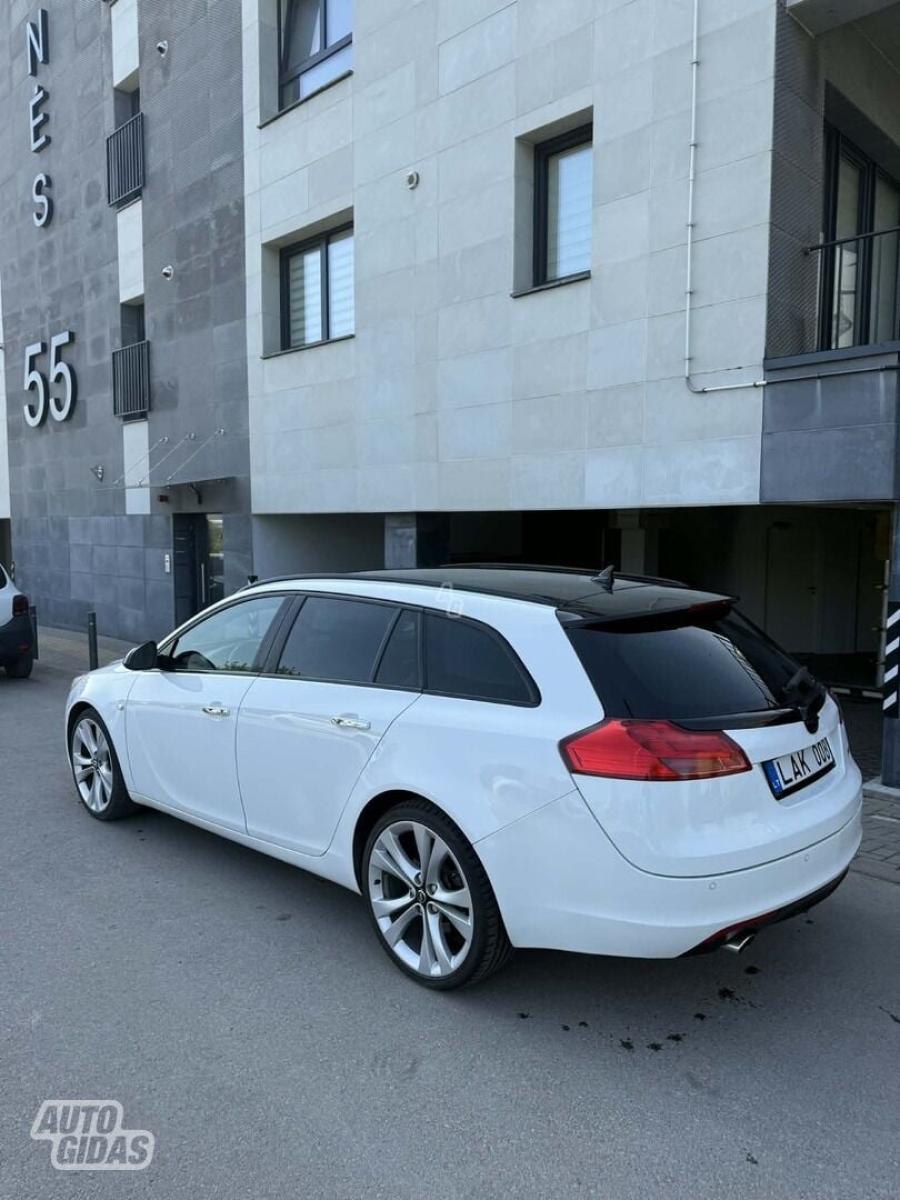 White Opel Insignia 2011 in Vilnius, with an engine capacity of 2.00 L and mileage of 282 thousand km for 3150 €, photo 5 on AUTOMOTO.COM.LV