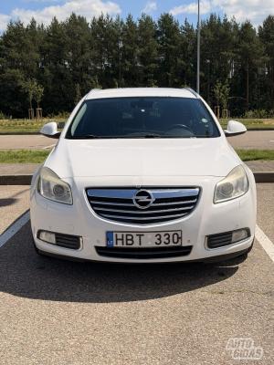 White Opel Insignia 2011 in Vilnius, with an engine capacity of 2.00 L and mileage of 274 thousand km for 2600 €, photo 3 on AUTOMOTO.COM.LV