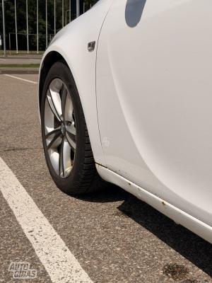White Opel Insignia 2011 in Vilnius, with an engine capacity of 2.00 L and mileage of 274 thousand km for 2600 €, photo 9 on AUTOMOTO.COM.LV