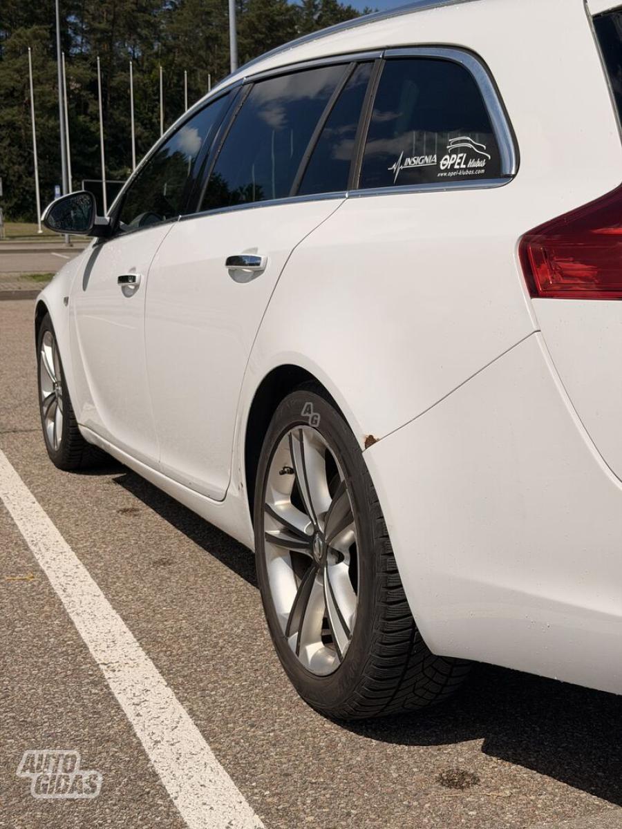 White Opel Insignia 2011 in Vilnius, with an engine capacity of 2.00 L and mileage of 274 thousand km for 2600 €, photo 10 on AUTOMOTO.COM.LV