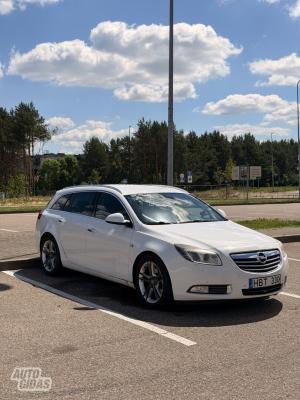 White Opel Insignia 2011 in Vilnius, with an engine capacity of 2.00 L and mileage of 274 thousand km for 2600 €, photo 13 on AUTOMOTO.COM.LV