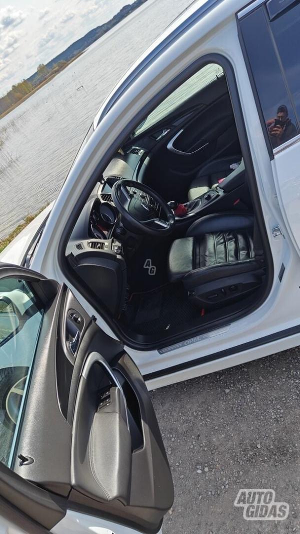Balts Opel Insignia 2011 Elektrėnai, ar dzinēja tilpumu 2.00 L un nobraukumu 228 tūkst. km par 5450 €, foto 9 vietnē AUTOMOTO.COM.LV