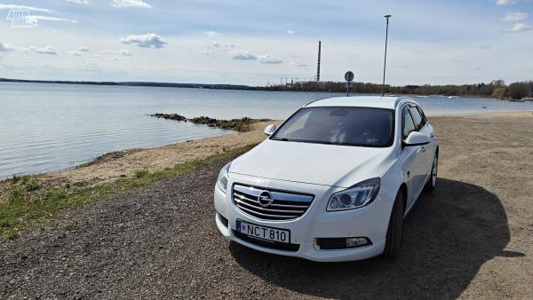 Balts Opel Insignia 2011 Elektrėnai, ar dzinēja tilpumu 2.00 L un nobraukumu 228 tūkst. km par 5450 €, foto 1 vietnē AUTOMOTO.COM.LV
