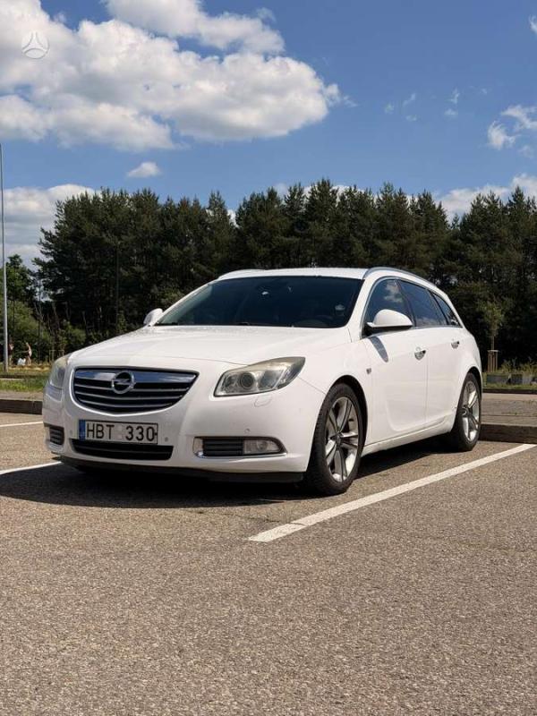 Balts Opel Insignia 2011 Viļņa, ar dzinēja tilpumu 1.96 L un nobraukumu 274 tūkst. km par 2400 €, foto 1 vietnē AUTOMOTO.COM.LV