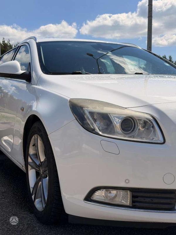 Balts Opel Insignia 2011 Viļņa, ar dzinēja tilpumu 1.96 L un nobraukumu 274 tūkst. km par 2400 €, foto 3 vietnē AUTOMOTO.COM.LV