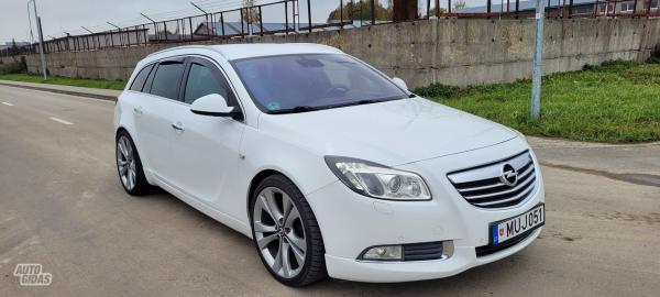 Opel Insignia 2011 Šauļi vietnē Balts Opel Insignia 2011 Šauļi, ar dzinēja tilpumu 2.00 L un nobraukumu 261 tūkst. km par 3500 €, foto 1 vietnē AUTOMOTO.COM.LV