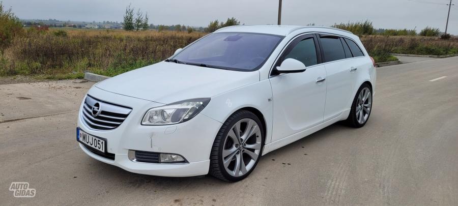 White Opel Insignia 2011 in Siauliai, with an engine capacity of 2.00 L and mileage of 261 thousand km for 3500 €, photo 7 on AUTOMOTO.COM.LV