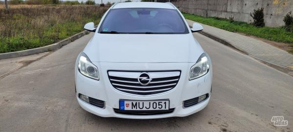 Opel Insignia 2011 Šauļi vietnē Balts Opel Insignia 2011 Šauļi, ar dzinēja tilpumu 2.00 L un nobraukumu 261 tūkst. km par 3500 €, foto 8 vietnē AUTOMOTO.COM.LV