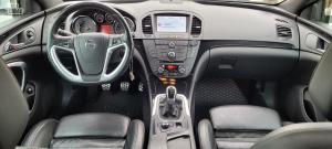 White Opel Insignia 2011 in Siauliai, with an engine capacity of 2.00 L and mileage of 261 thousand km for 3500 €, photo 13 on AUTOMOTO.COM.LV