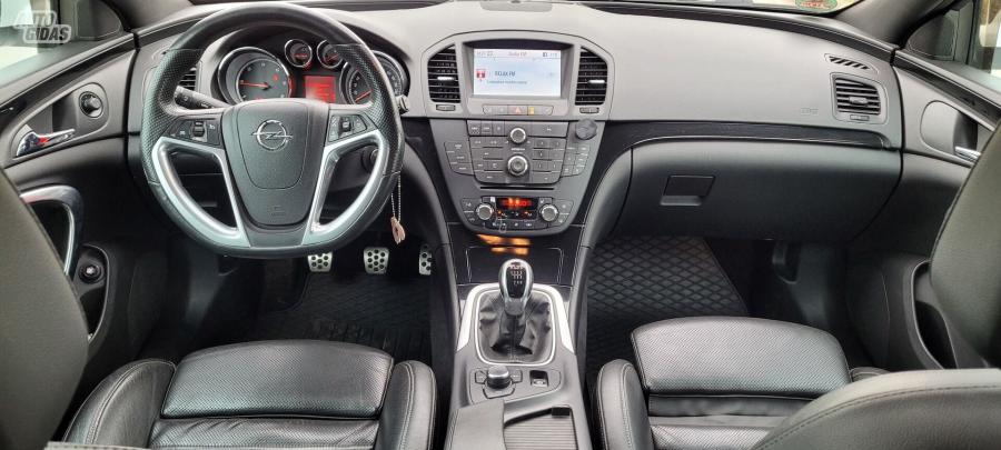 White Opel Insignia 2011 in Siauliai, with an engine capacity of 2.00 L and mileage of 261 thousand km for 3500 €, photo 13 on AUTOMOTO.COM.LV