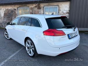 White Opel Insignia 2012 in Viljandi, with an engine capacity of 2.00 L and mileage of 277 thousand km for 4990 €, photo 3 on AUTOMOTO.COM.LV