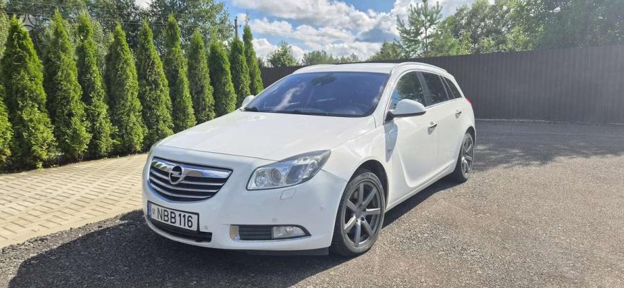 Balts Opel Insignia 2012 Viļņa, ar dzinēja tilpumu 1.96 L un nobraukumu 286 tūkst. km par 3000 €, foto 1 vietnē AUTOMOTO.COM.LV