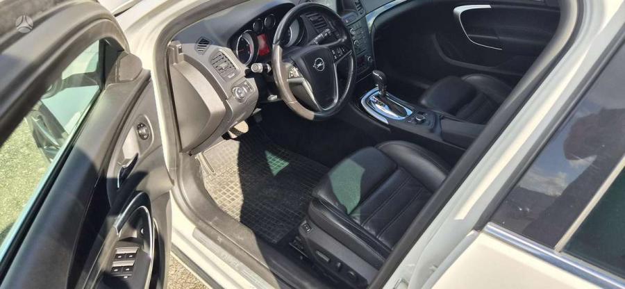 Balts Opel Insignia 2012 Viļņa, ar dzinēja tilpumu 1.96 L un nobraukumu 286 tūkst. km par 3000 €, foto 10 vietnē AUTOMOTO.COM.LV