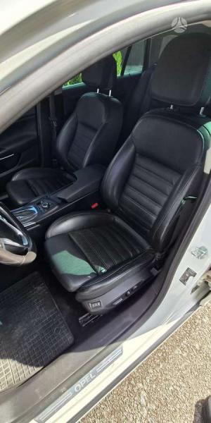 Balts Opel Insignia 2012 Viļņa, ar dzinēja tilpumu 1.96 L un nobraukumu 286 tūkst. km par 3000 €, foto 12 vietnē AUTOMOTO.COM.LV