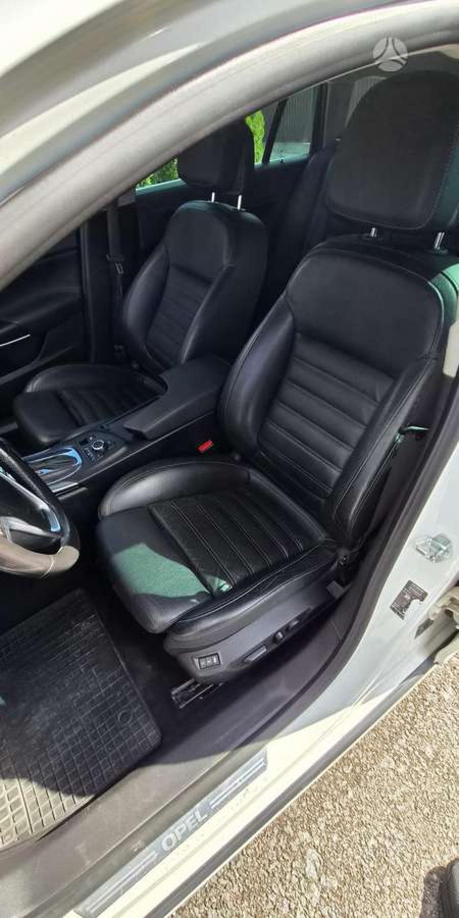 Balts Opel Insignia 2012 Viļņa, ar dzinēja tilpumu 1.96 L un nobraukumu 286 tūkst. km par 3000 €, foto 12 vietnē AUTOMOTO.COM.LV