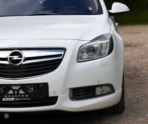 White Opel Insignia 2012 in Kretinga, with an engine capacity of 1.96 L and mileage of 287 thousand km for 4999 €, photo 6 on AUTOMOTO.COM.LV
