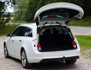 White Opel Insignia 2012 in Kretinga, with an engine capacity of 1.96 L and mileage of 287 thousand km for 4999 €, photo 17 on AUTOMOTO.COM.LV