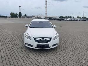 White Opel Insignia 2012 in Marijampole, with an engine capacity of 1.96 L and mileage of 228 thousand km for 3800 €, photo 3 on AUTOMOTO.COM.LV