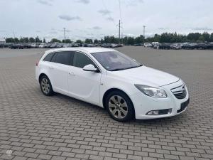White Opel Insignia 2012 in Marijampole, with an engine capacity of 1.96 L and mileage of 228 thousand km for 3800 €, photo 4 on AUTOMOTO.COM.LV