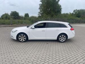 White Opel Insignia 2012 in Marijampole, with an engine capacity of 1.96 L and mileage of 228 thousand km for 3800 €, photo 8 on AUTOMOTO.COM.LV