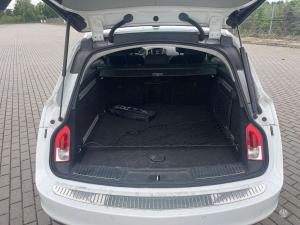 White Opel Insignia 2012 in Marijampole, with an engine capacity of 1.96 L and mileage of 228 thousand km for 3800 €, photo 9 on AUTOMOTO.COM.LV