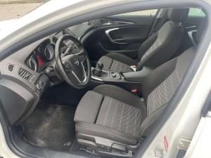 White Opel Insignia 2012 in Marijampole, with an engine capacity of 1.96 L and mileage of 228 thousand km for 3800 €, photo 12 on AUTOMOTO.COM.LV