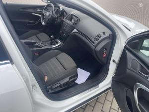 White Opel Insignia 2012 in Marijampole, with an engine capacity of 1.96 L and mileage of 228 thousand km for 3800 €, photo 15 on AUTOMOTO.COM.LV