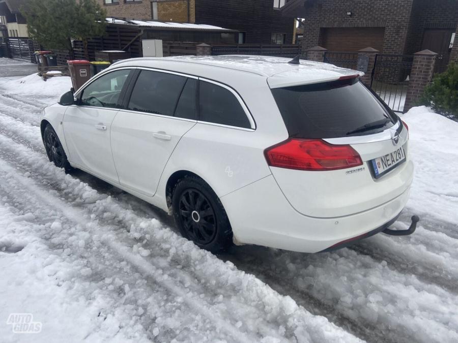 Balts Opel Insignia 2013 Klaipėda, ar dzinēja tilpumu 1.40 L un nobraukumu 300 tūkst. km par 2450 €, foto 3 vietnē AUTOMOTO.COM.LV