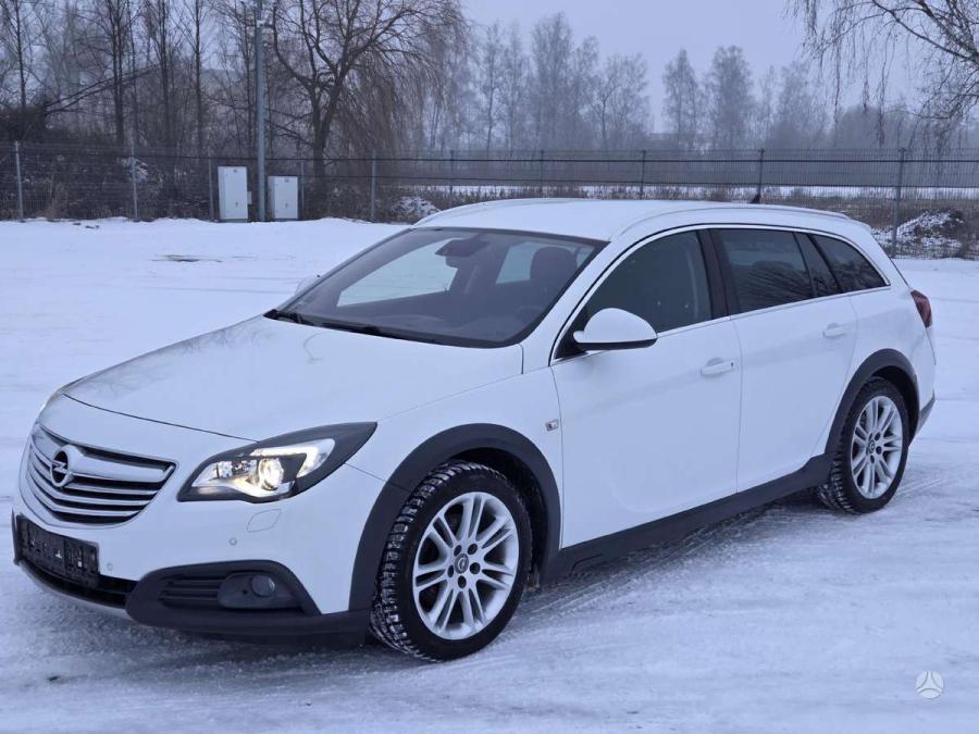 White Opel Insignia 2013 in Marijampole, with an engine capacity of 1.96 L and mileage of 270 thousand km for 5200 €, photo 1 on AUTOMOTO.COM.LV