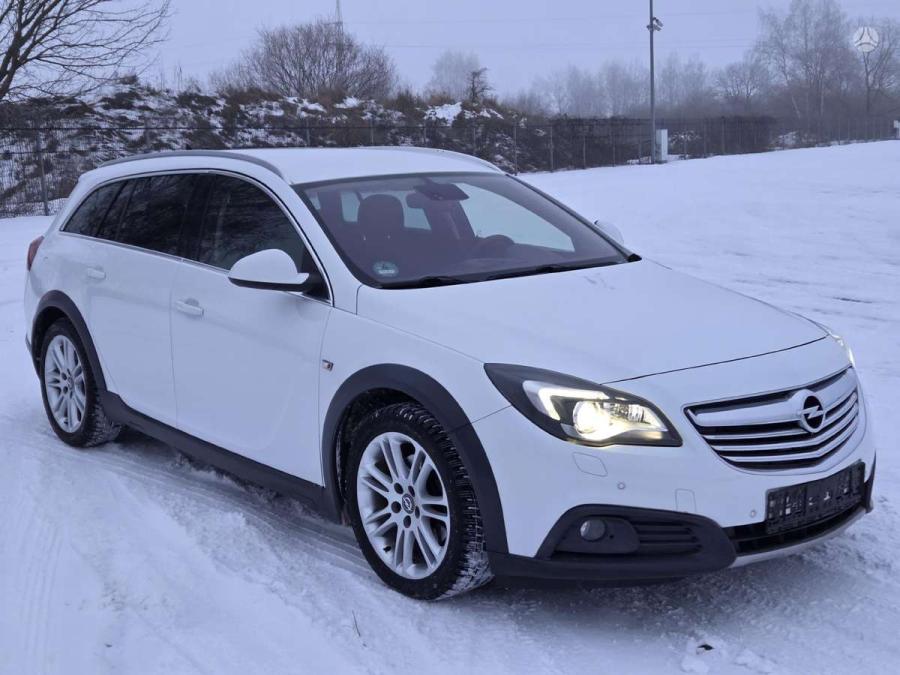 White Opel Insignia 2013 in Marijampole, with an engine capacity of 1.96 L and mileage of 270 thousand km for 5200 €, photo 2 on AUTOMOTO.COM.LV