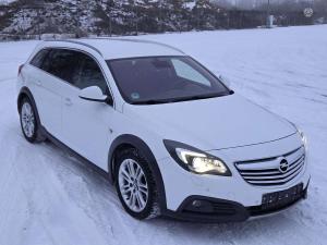 White Opel Insignia 2013 in Marijampole, with an engine capacity of 1.96 L and mileage of 270 thousand km for 5200 €, photo 8 on AUTOMOTO.COM.LV