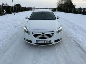 White Opel Insignia 2013 in Klaipeda, with an engine capacity of 1.40 L and mileage of 300 thousand km for 2350 €, photo 2 on AUTOMOTO.COM.LV