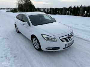 White Opel Insignia 2013 in Klaipeda, with an engine capacity of 1.40 L and mileage of 300 thousand km for 2350 €, photo 3 on AUTOMOTO.COM.LV