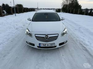 White Opel Insignia 2013 in Klaipeda, with an engine capacity of 1.40 L and mileage of 300 thousand km for 2250 €, photo 5 on AUTOMOTO.COM.LV