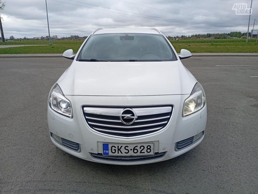 White Opel Insignia 2013 in Vilnius, with an engine capacity of 2.00 L and mileage of 325 thousand km for 3700 €, photo 3 on AUTOMOTO.COM.LV