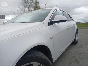White Opel Insignia 2013 in Vilnius, with an engine capacity of 2.00 L and mileage of 325 thousand km for 3700 €, photo 10 on AUTOMOTO.COM.LV