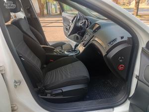 White Opel Insignia 2013 in Vilnius, with an engine capacity of 2.00 L and mileage of 325 thousand km for 3700 €, photo 17 on AUTOMOTO.COM.LV