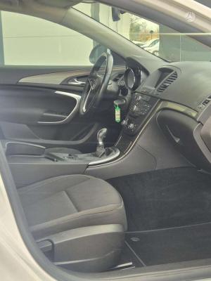 Balts Opel Insignia 2013 Viļņa, ar dzinēja tilpumu 1.40 L un nobraukumu 188 tūkst. km par 3999 €, foto 9 vietnē AUTOMOTO.COM.LV