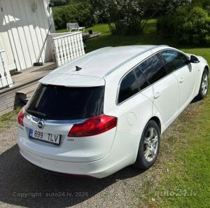 White Opel Insignia 2013 in Tallinn, with an engine capacity of 2.00 L and mileage of 0 thousand km for 3500 €, photo 5 on AUTOMOTO.COM.LV