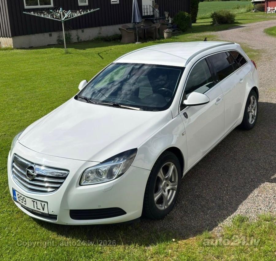 White Opel Insignia 2013 in Tallinn, with an engine capacity of 2.00 L and mileage of 0 thousand km for 3500 €, photo 6 on AUTOMOTO.COM.LV
