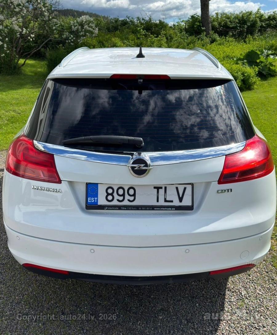 White Opel Insignia 2013 in Tallinn, with an engine capacity of 2.00 L and mileage of 0 thousand km for 3500 €, photo 12 on AUTOMOTO.COM.LV