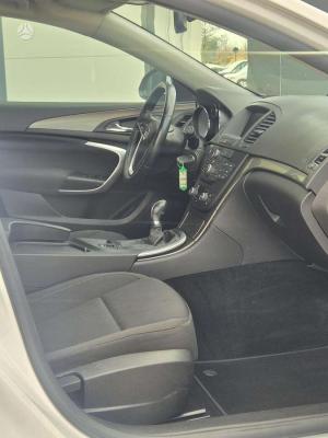 Balts Opel Insignia 2013 Viļņa, ar dzinēja tilpumu 1.40 L un nobraukumu 188 tūkst. km par 3500 €, foto 9 vietnē AUTOMOTO.COM.LV