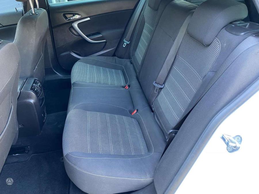Balts Opel Insignia 2013 Marijampole, ar dzinēja tilpumu 1.96 L un nobraukumu 262 tūkst. km par 4999 €, foto 35 vietnē AUTOMOTO.COM.LV